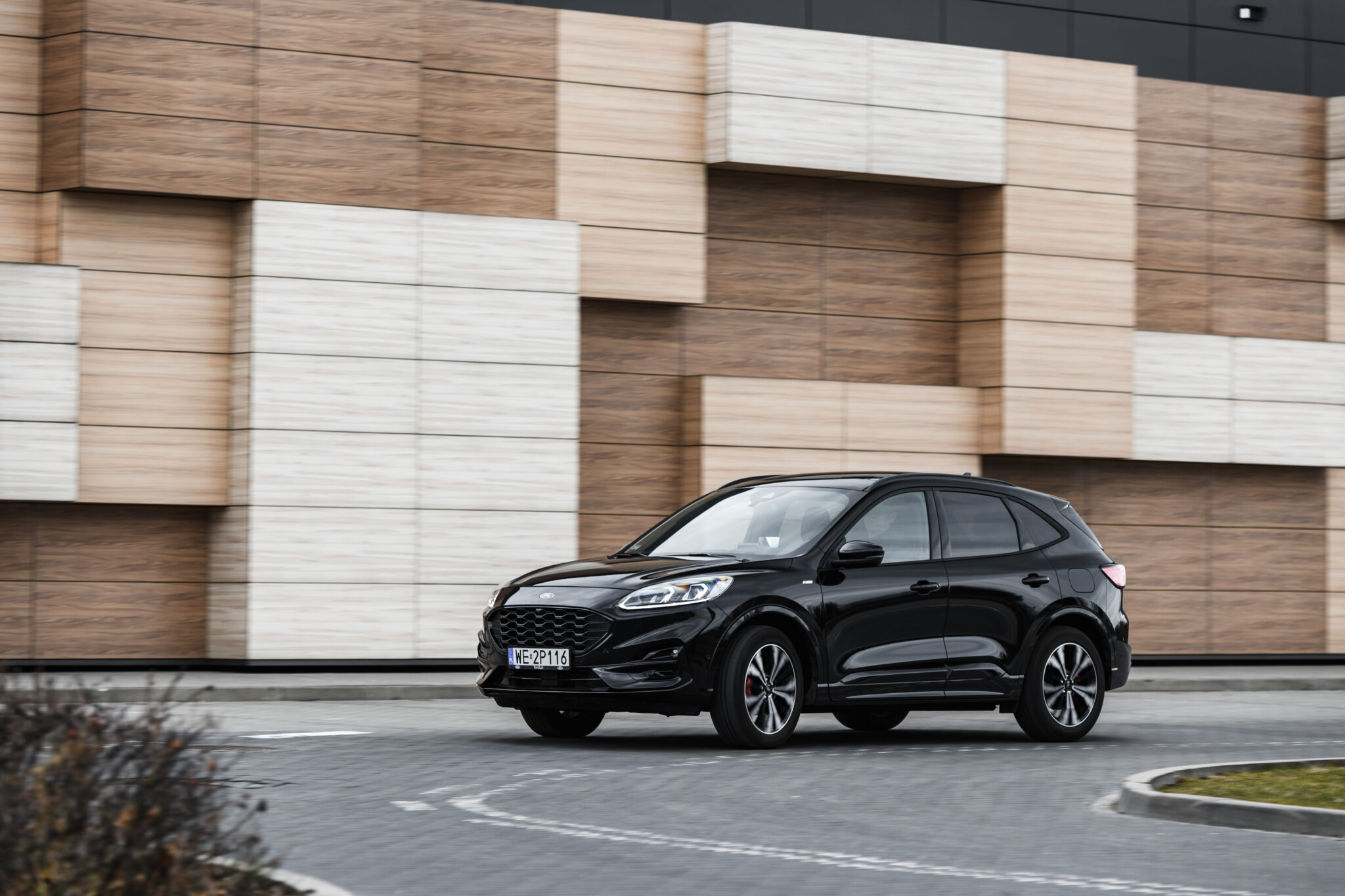 Ford Kuga – bestseller Forda w Polsce w 2022 roku z silnikiem jak w ...